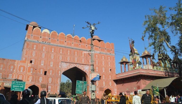 Chandpole Bazar Jaipur: How to Reach, Best Things to Do, Shopping Info